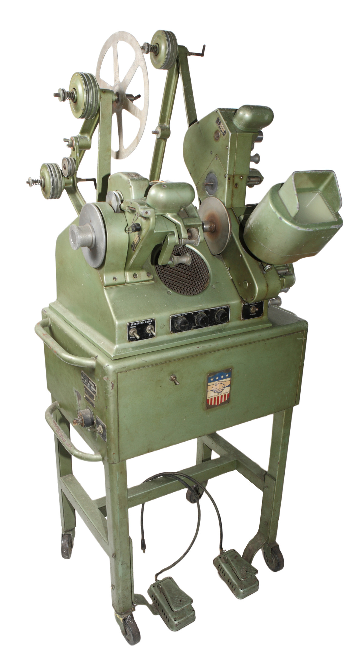 【電影不欣賞】站著說故事102年──廖桑的Moviola立式剪接機 - 報導者 The Reporter