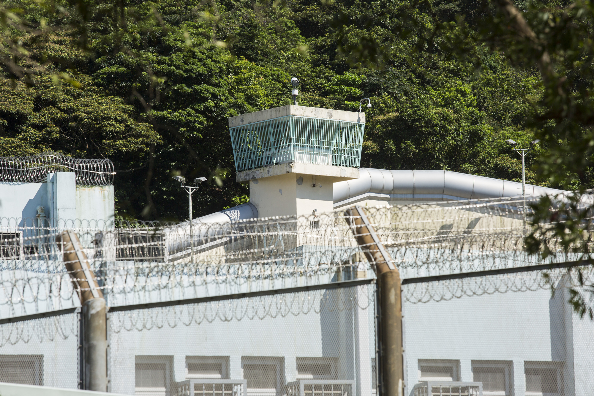 高牆內的角落：香港監獄裡被不當對待的少年 - 報導者 The Reporter